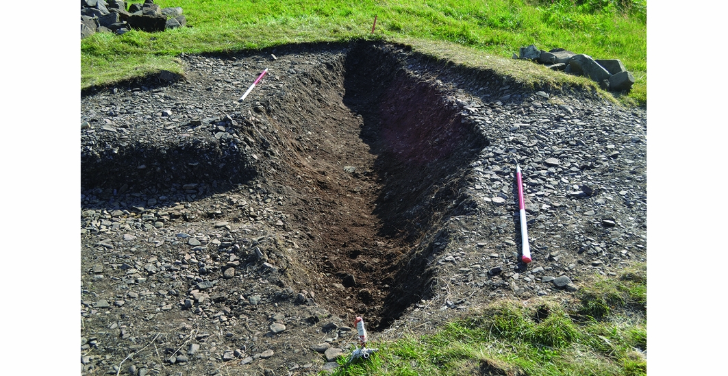 Assembling places and persons: a tenth-century Viking boat burial from ...