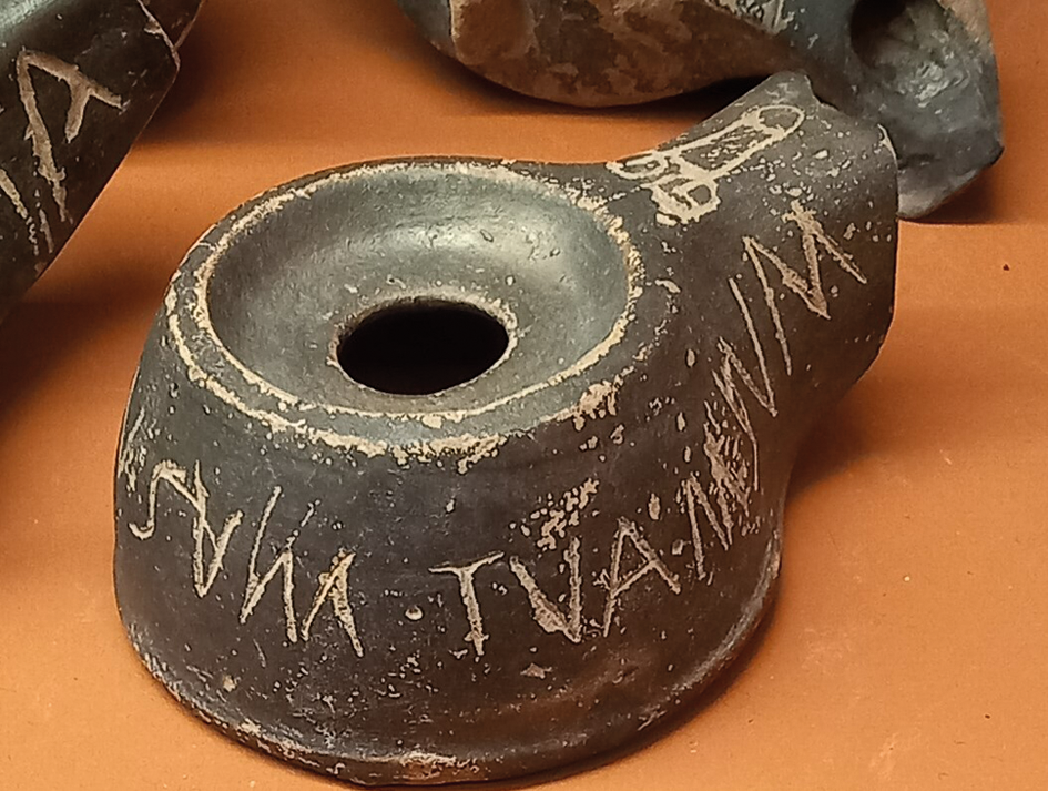 New Materialism and Posthumanism in Roman Archaeology: When Objects ...