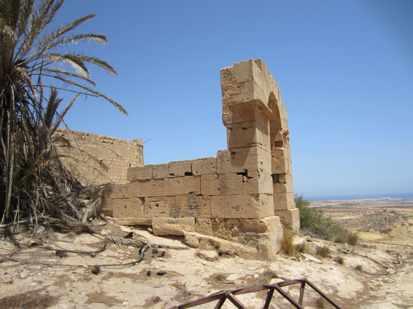 The Lepcitanian landscape across the ages: the survey between Ras el ...