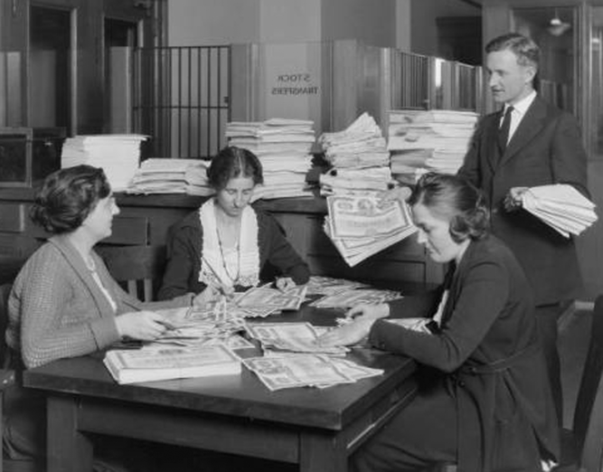 Customer Stock Ownership as Monopoly Utility Political Strategy in the ...