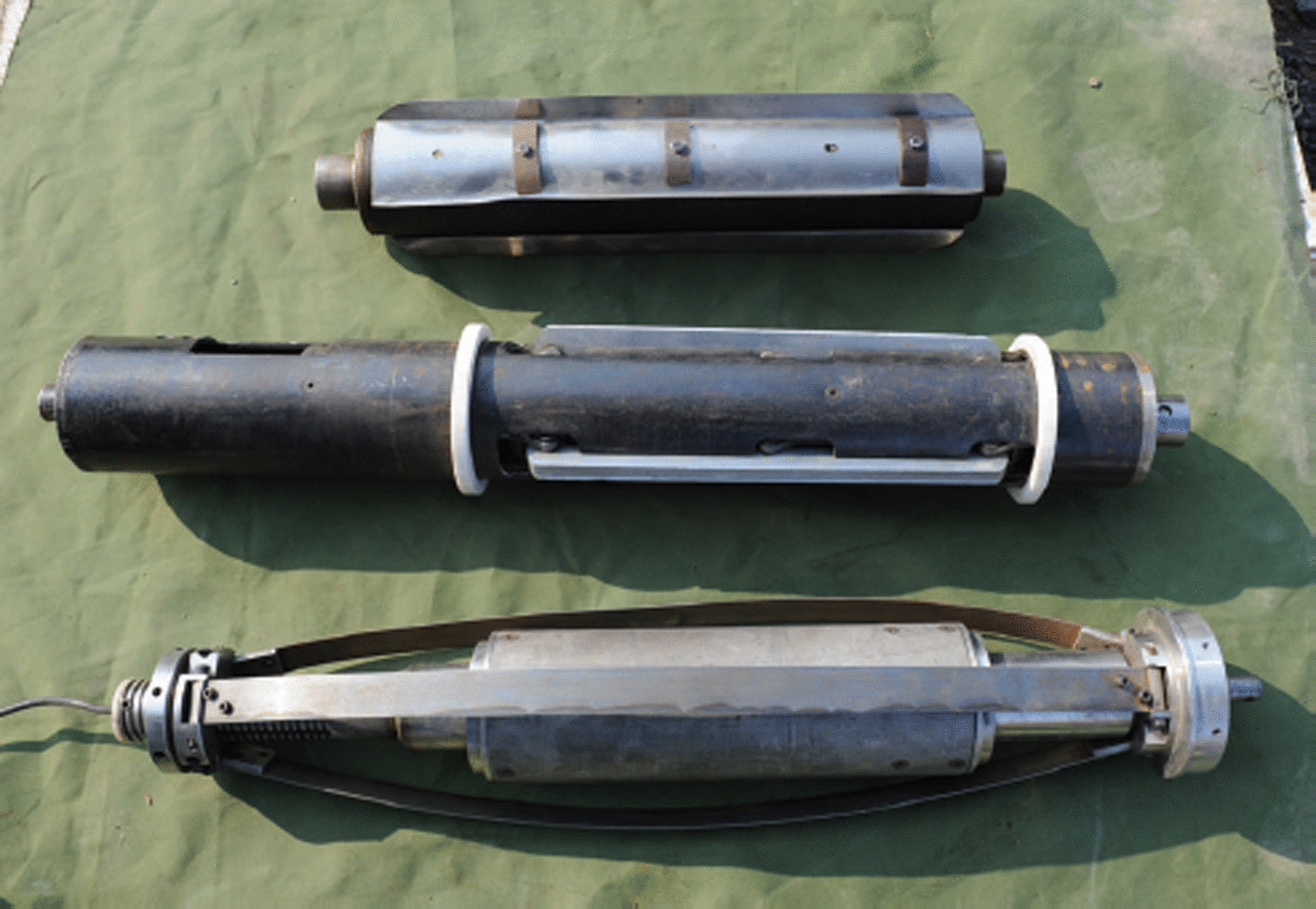Anti-torque systems of electromechanical cable-suspended drills and ...